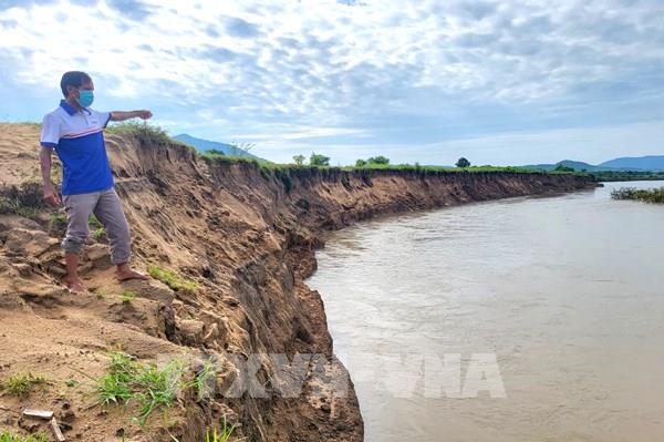 Sông Ba bị sạt lở ảnh hưởng cuộc sống người dân – Vietnam Journal